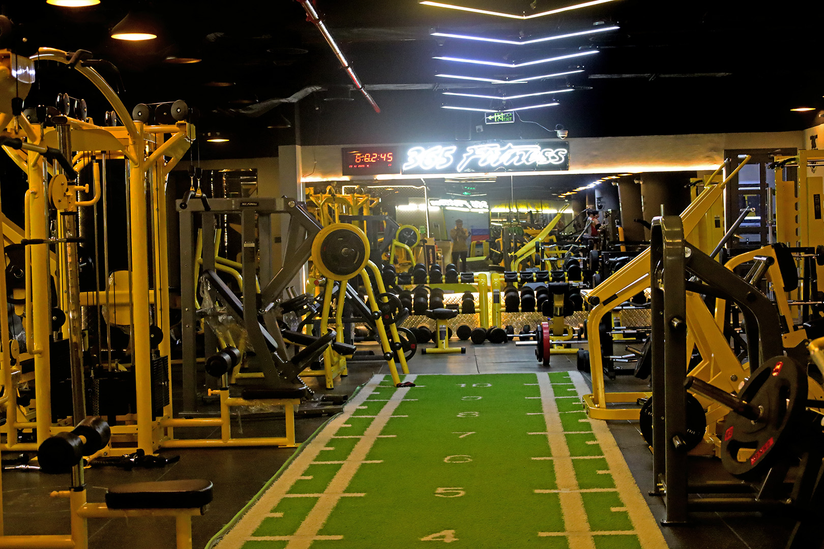 Best Gym in Dubai | 365 Fitness Gym | 24-Hour Open & Ladies-Only Area